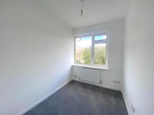 3 bedroom terraced house for rent in Ringswell Gardens, Bath, BA1