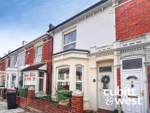 3 bedroom terraced house for rent in Ringwood Road Southsea PO4