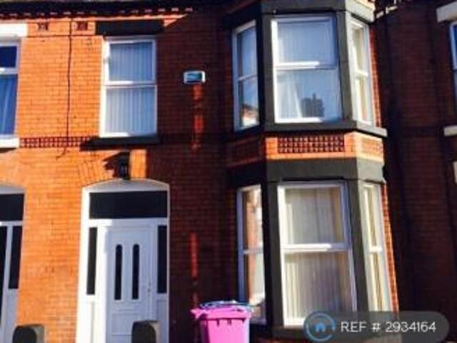 3 bedroom terraced house for rent in Russell Road, Mossley Hill, Liverpool, L18
