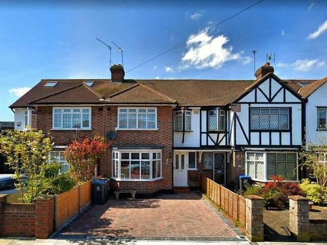 3 bedroom terraced house for rent in Wolsey Drive North Kingston KT2