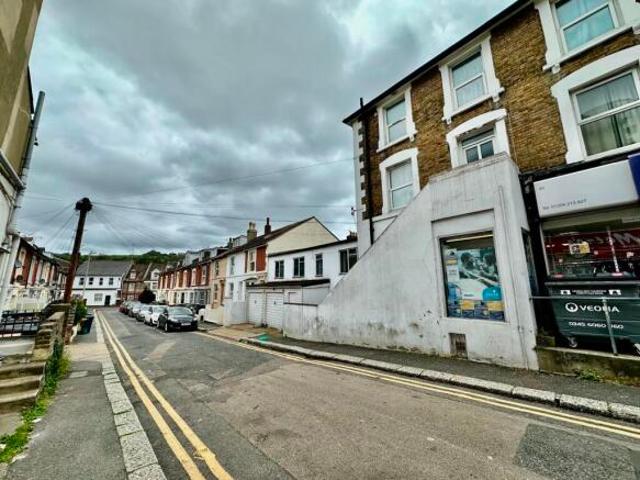 3 bedroom terraced house for rent in Wood Street, Dover, CT16