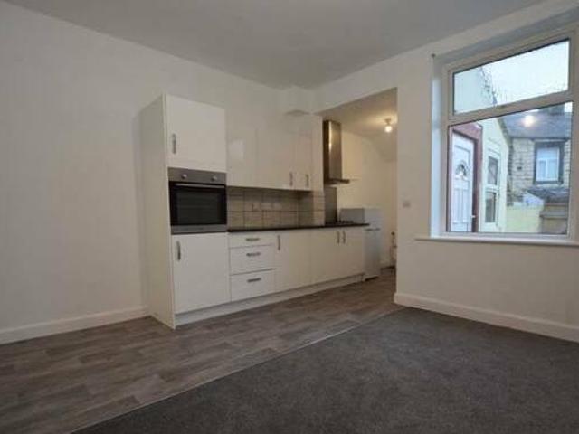 3 bedroom terraced house for rent in Woodbine Road Burnley BB12