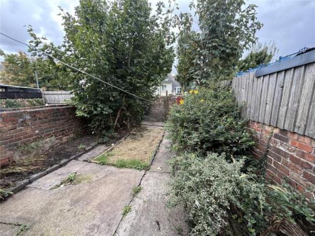 3 bedroom terraced house for rent in Woodland Terrace, Kingswood, Bristol, BS15