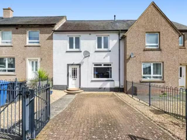 3 bedroom terraced house for rent in Woodside Place, Bridgend.