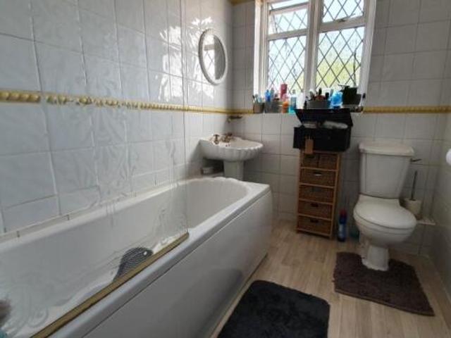 3 bedroom terraced house for rent in Worcester Road, London, E17