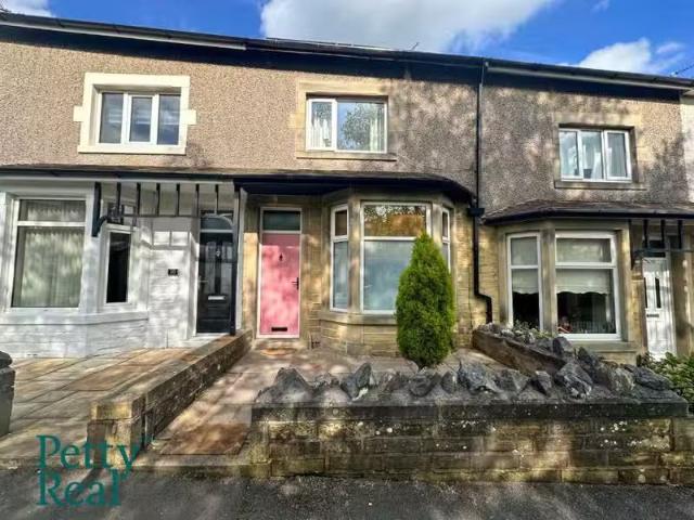 3 bedroom terraced house for rent in Wordsworth Road, Colne, BB8
