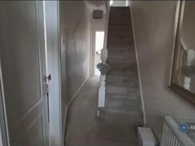 3 bedroom terraced house for rent in Worsley Avenue, Manchester, M40