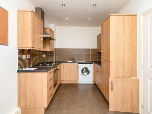 3 bedroom terraced house for rent in Watertower Way, Basingstoke, Hampshire, RG24