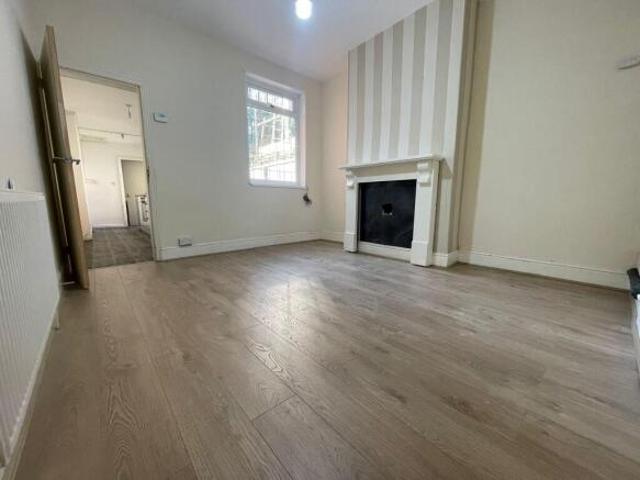 3 bedroom terraced house for rent in Walford Road, Birmingham, B11