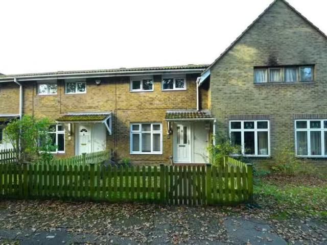 3 bedroom terraced house for rent in Wallington Close, Ruislip.