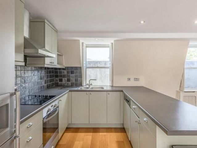 3 bedroom terraced house for rent in Warwick Gardens, Earls Court, London, W14