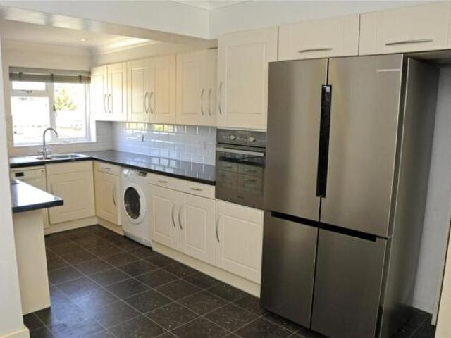 3 bedroom terraced house for rent in Wellbrook Road, Orpington, Kent, BR6