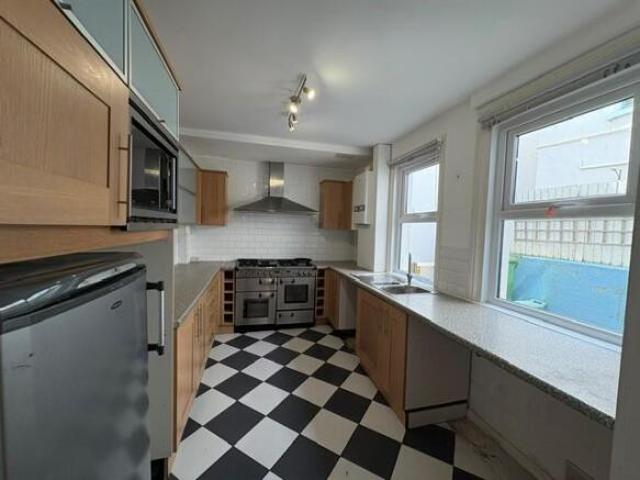 3 bedroom terraced house for rent in Wellington Place, Sandgate, Folkestone, CT20