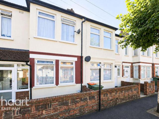 3 bedroom terraced house for rent in Wellington Road, LONDON, E6