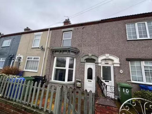 3 bedroom terraced house for rent in Wells Street, Grimsby! DN31