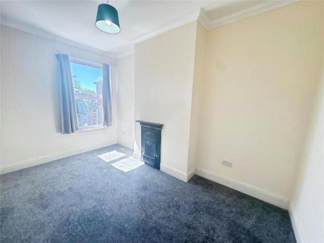 3 bedroom terraced house for rent in Wentworth Road, Doncaster, South Yorkshire, DN2
