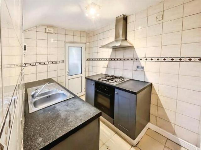 3 bedroom terraced house for rent in Wentworth Road, Doncaster, South Yorkshire, DN2