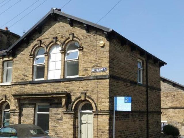 3 Bedroom Terraced House For Rent In West Yorkshire, Uk