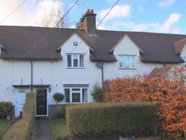 3 bedroom terraced house for rent in West End GU24