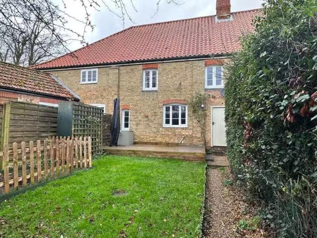3 bedroom terraced house for rent in West End, Wilburton, Ely.
