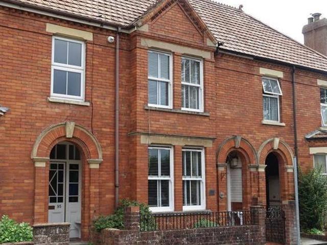 3 bedroom terraced house for rent in West Hendford Yeovil BA20