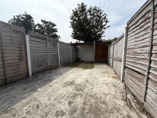 3 bedroom terraced house for rent in West Street, Gillingham, Kent, ME7