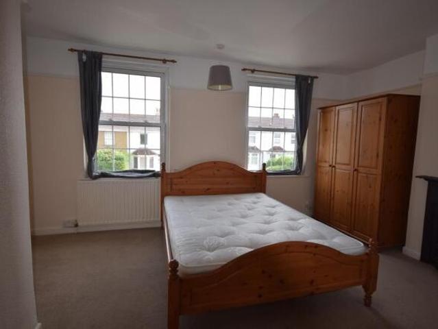 3 bedroom terraced house for rent in Whatley Ave, SW20: 3 bed 1 rec 1 bath, SW20