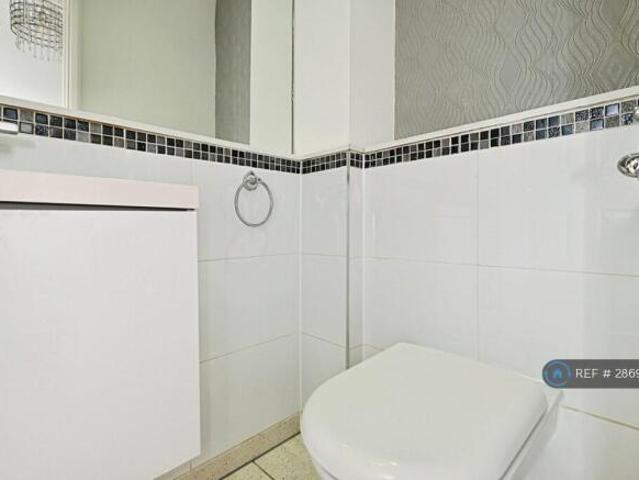 3 bedroom terraced house for rent in Whimbrel Walk, Chatham, ME5