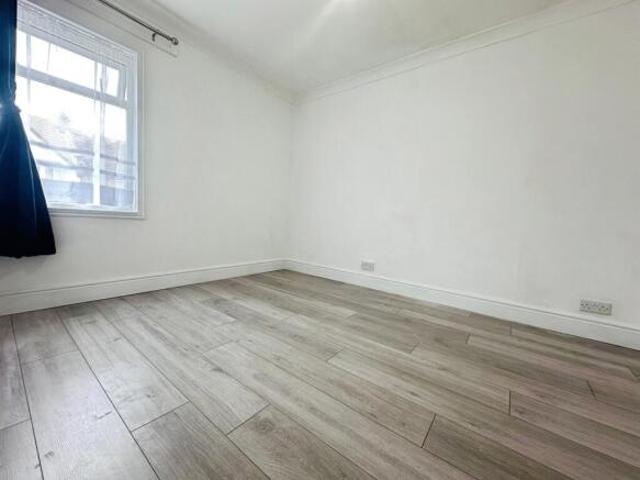 3 bedroom terraced house for rent in Whippendell Road, Watford, Hertfordshire, WD18