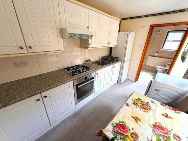 3 bedroom terraced house for rent in White Road, London, E15