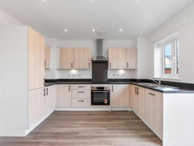 3 bedroom terraced house for rent in Whitehouse Park, Milton Keynes, Buckinghamshire, MK8