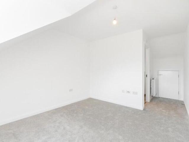 3 bedroom terraced house for rent in Whitehouse Park, Milton Keynes, Buckinghamshire, MK8
