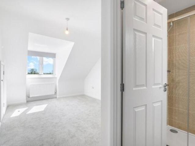 3 bedroom terraced house for rent in Whitehouse Park, Milton Keynes, Buckinghamshire, MK8