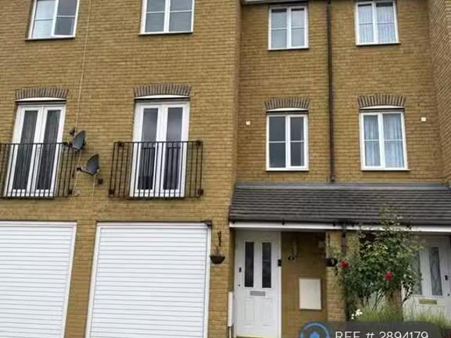 3 bedroom terraced house for rent in Whitfield Crescent, Dartf.