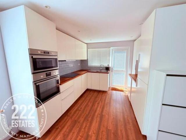 3 bedroom terraced house for rent in Whitworth Close, Birchwood, Warrington, WA3