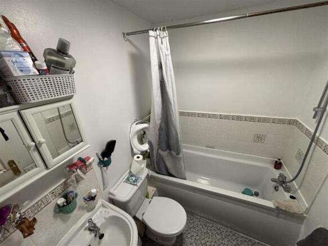 3 bedroom terraced house for rent in Witnell Road, Daimler Green, Coventry, CV6