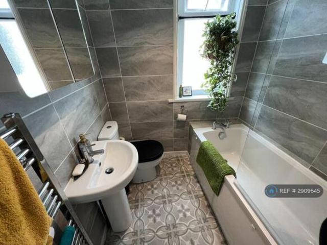3 bedroom terraced house for rent in Windbourne Road, Liverpool, L17