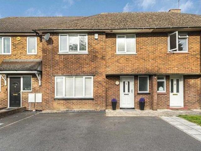 3 Bedroom Terraced House For Rent In Windsor, Berkshire