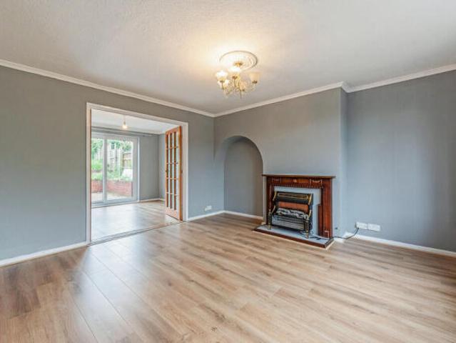 3 bedroom terraced house for rent in Winnall Manor Road, Winnall, SO23