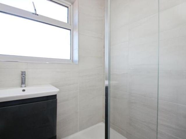 3 bedroom semi detached house for rent in Winterstoke Close Bedminster, BS3