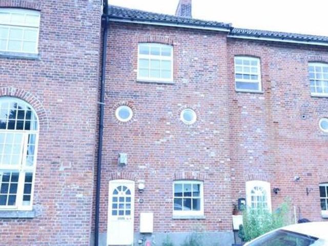3 Bedroom Terraced House For Rent In Wymondham, Norfolk