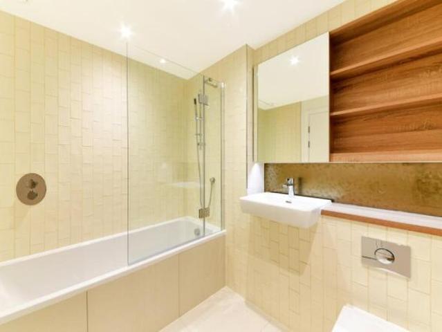 3 bedroom terraced house for rent in Townsend Road, Kidbrooke Village, Kidbrooke, London, SE3