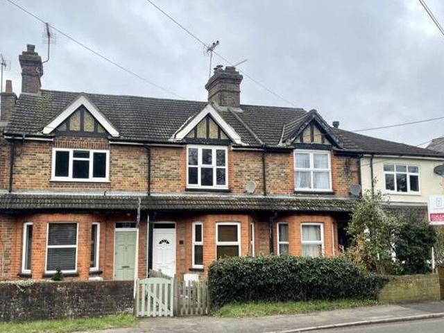 3 Bedroom Terraced House For Rent In Tongham