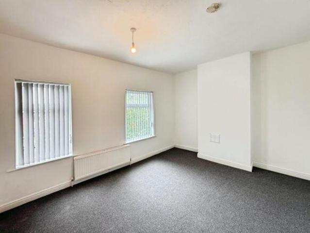 3 bedroom terraced house for rent in Tootal Drive, Salford, M5