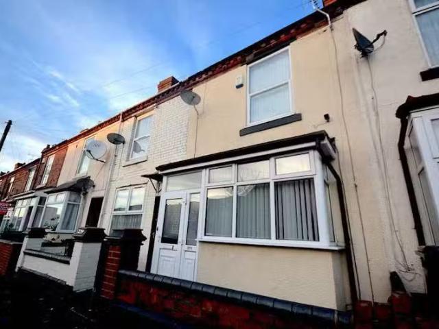 3 bedroom terraced house for rent in Tat Bank Road, Oldbury, B.