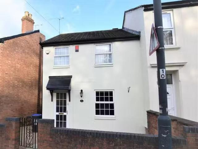 3 bedroom terraced house for rent in Tachbrook Road, Leamingto.