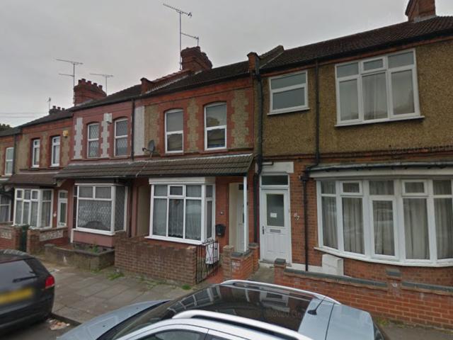 3 bedroom terraced house for rent in Talbot Road, Luton, Bedfordshire, LU2