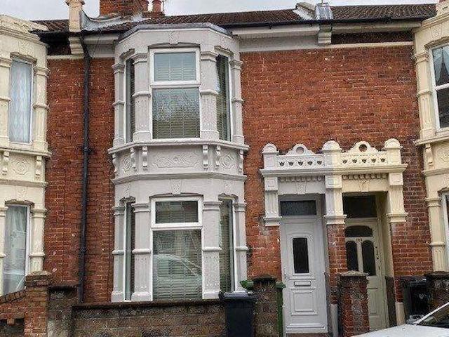 3 bedroom terraced house for rent in Talbot Road Southsea PO4