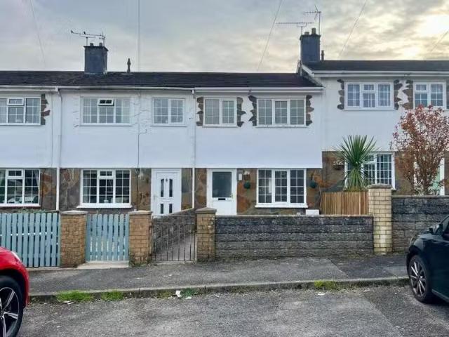 3 bedroom terraced house for rent in Taliesin Close, Pencoed.