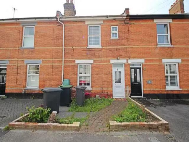 3 bedroom terraced house for rent in Tamworth Road, Bournemout.